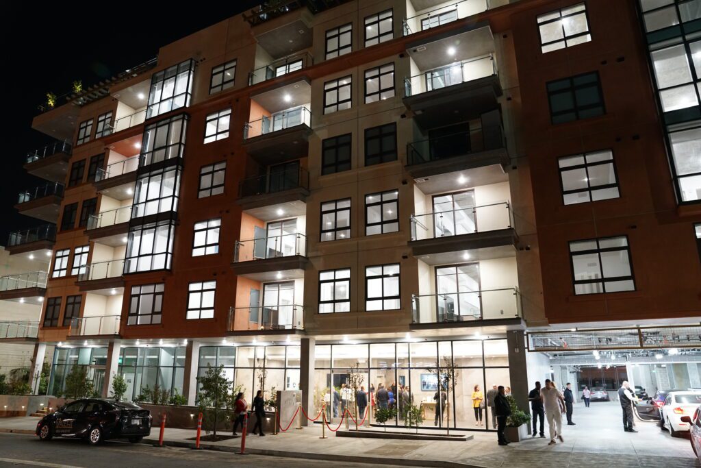 TENTEN – Luxury Apartments at Los Angeles